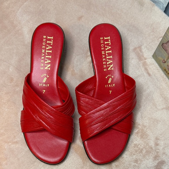 Italian Shoemakers | Shoes | Italian Shoemakers Bold Red Sandals Made ...